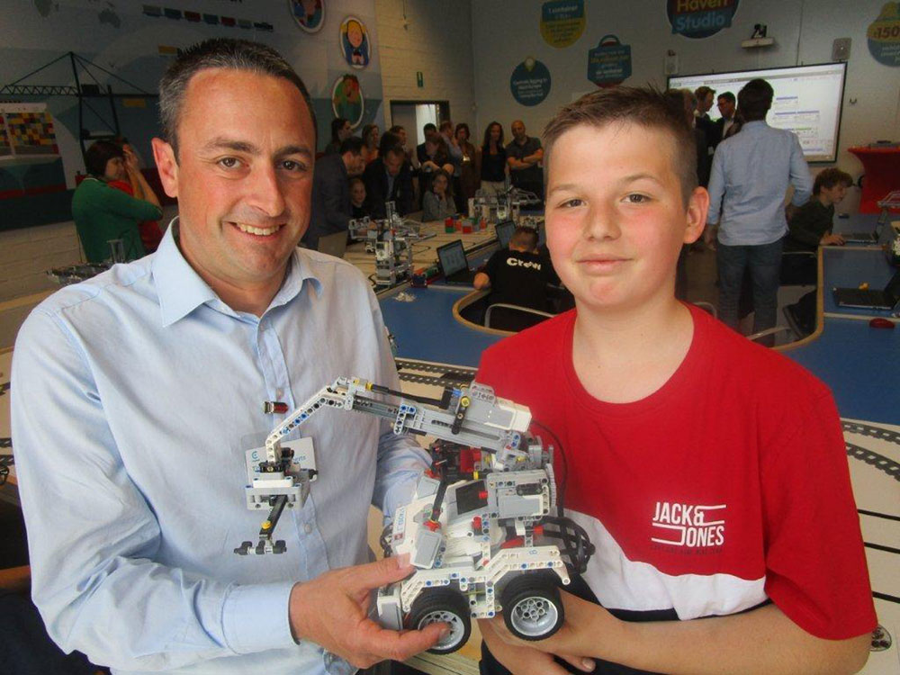 35.000 legoblokjes voor terminal in Havencentrum Lillo | Polderke