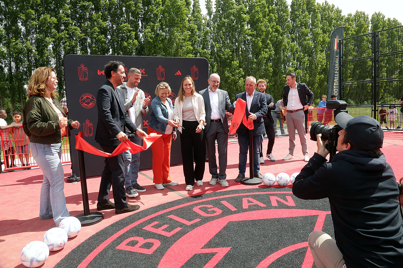 Twee Gouden Schoenen openen Red Court op Rozemaai | Polderke