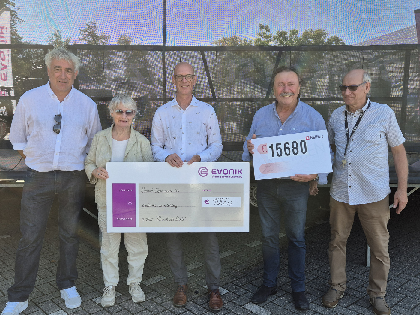 ‘Breek de Stilte’ ontvangt cheque van 15.680 euro op Autisme familiedag ...