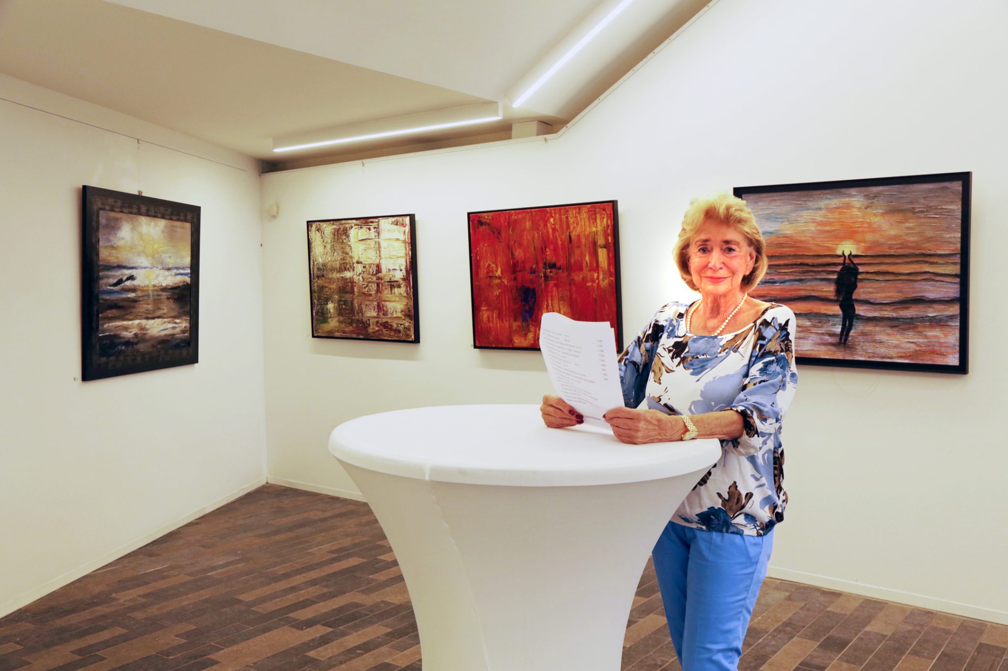 Daniëlle Dierckx (77) toont voor het eerst haar teken- en schilderkunst ...